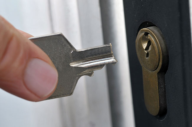 When to Call an Emergency Locksmith | AA Master Locksmith